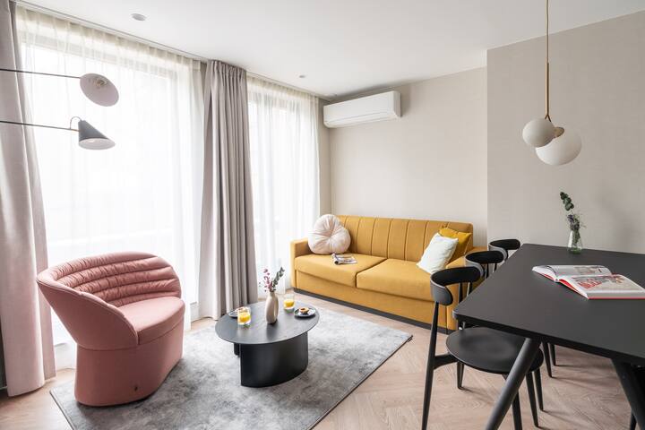 Numa | Accessible 2 Bedroom Apartment W/ Sofa Bed - Anvers