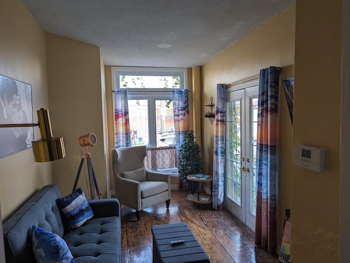 First Floor Canalview 9 1bedroom - Port Colborne