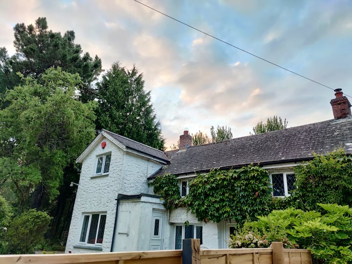 Croft Cottage - Sleeps 2-6 - Perranporth