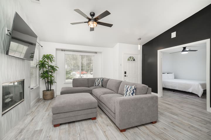 Simple Home For Work Or Travel - Bakersfield, CA