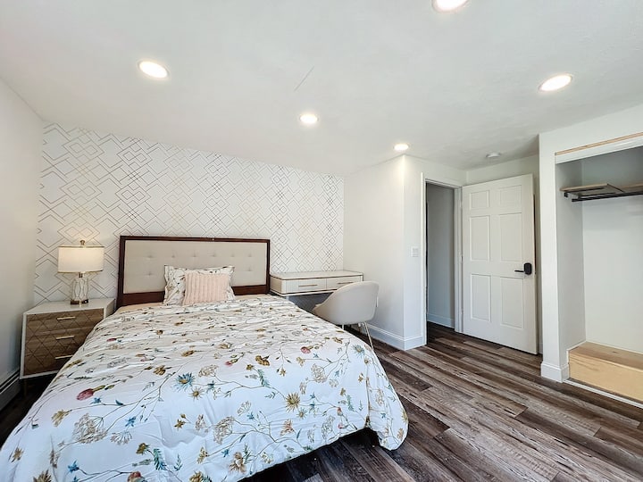 Luxury Suites & Lake Views In Worcester - Worcester, MA