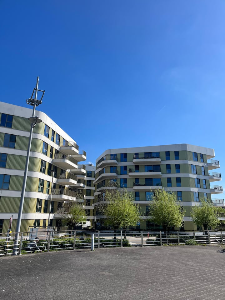 Apartment Next To Tomorrowland. - Boom