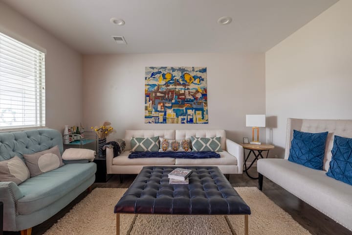 Modern, Cozy, And Complete Home! - Littleton, CO