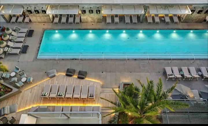 Hollywood Hideaway Suite - Los Angeles, CA