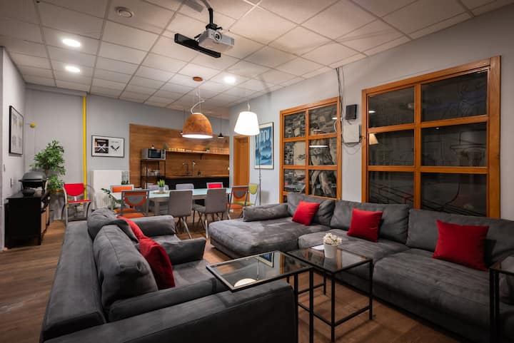 Industrial House With Beer Tap - Prague