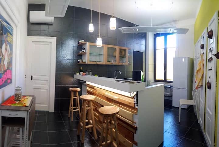 Artistic Elegant Spacious Central Apartment - Salerno