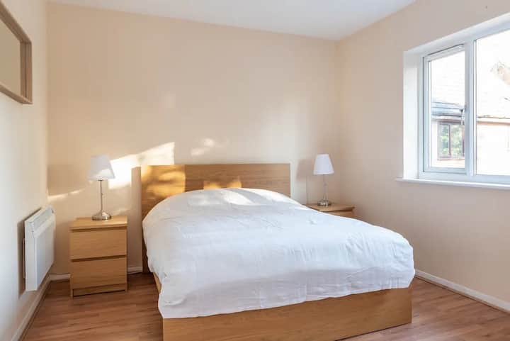 1 Bed Flat With Parking In Lu1 - Harpenden