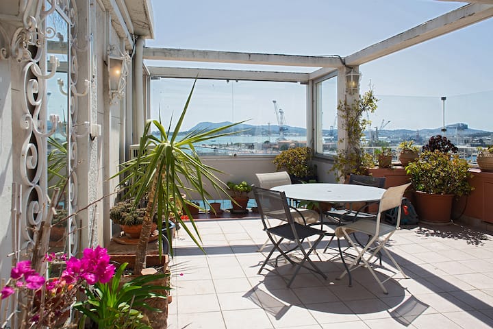 Vue Mer Et Port, Avec Ascenseur, Climatisé, Fibre - Toulon
