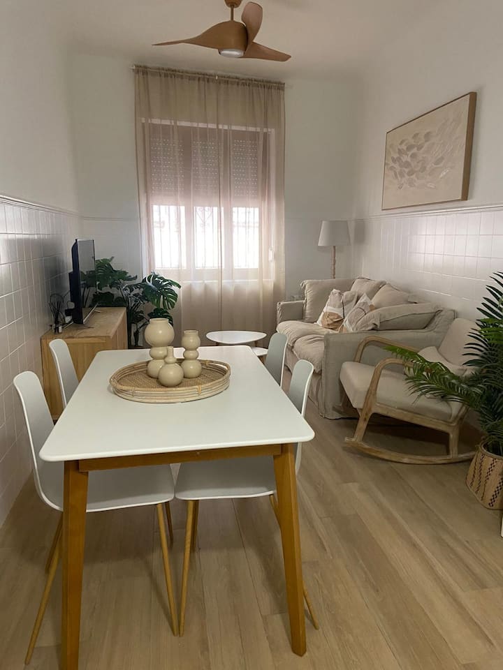 Planta Baja A 100m De La Playa Con Garage Privado. - Santa Pola