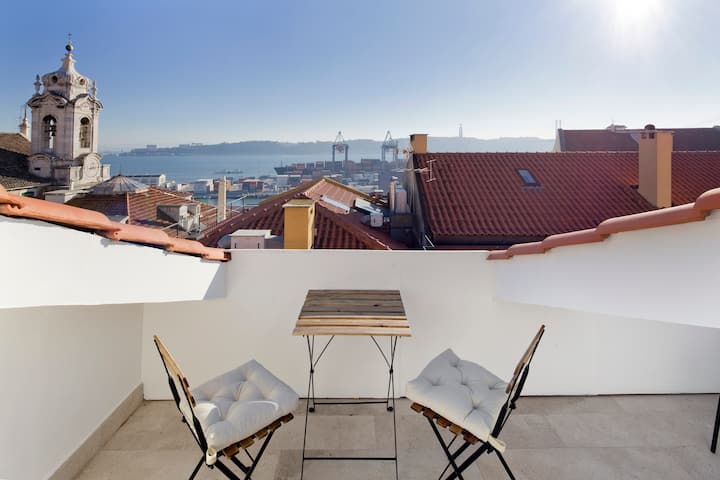 Duplex T2 Lapa Heart With Terrace And River View - Campo de Ourique