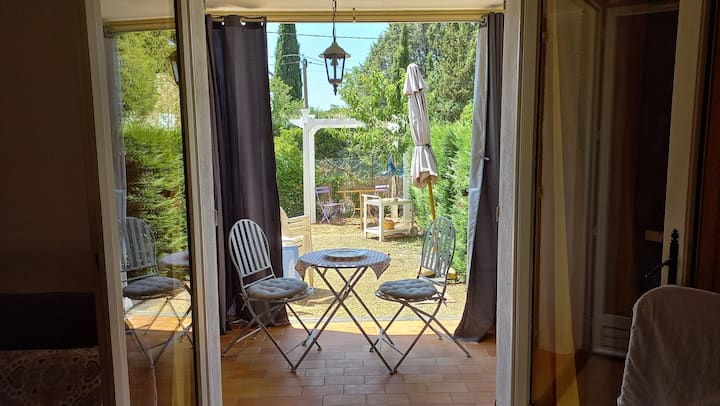 Grand Studio Avec Jardin Calme - Lac d'Esparron