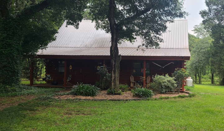 Escape To The Country ~ Sleeps 8! - Foley, AL