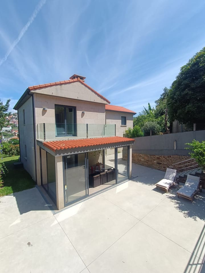 Casa Familiar Con Piscina - Redondela