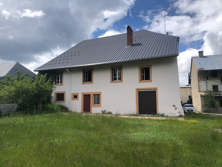 Maison De Village Authentique. 6 Ch., 8 à 15 Pers. - Les Plans d'Hotonnes