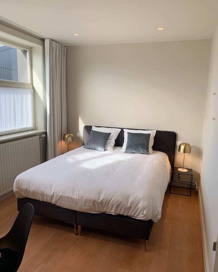 Tuss - Kamer 106 - Izegem
