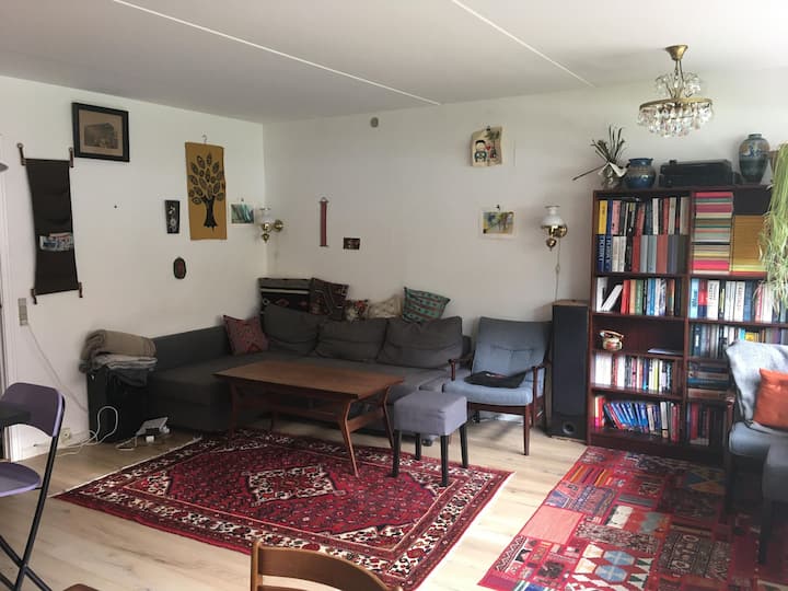 Hyggeligt Fristed Med Lyse Vinduer, Altan Og Rum - Copenhagen
