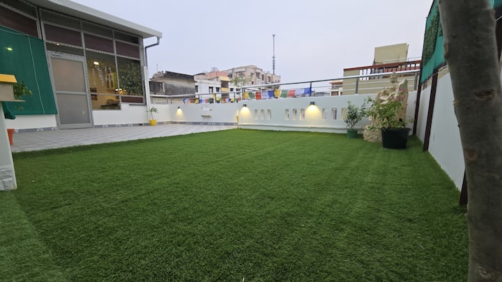 My Home Rudra: Luxury Central Stay For Large Group - Varanasi