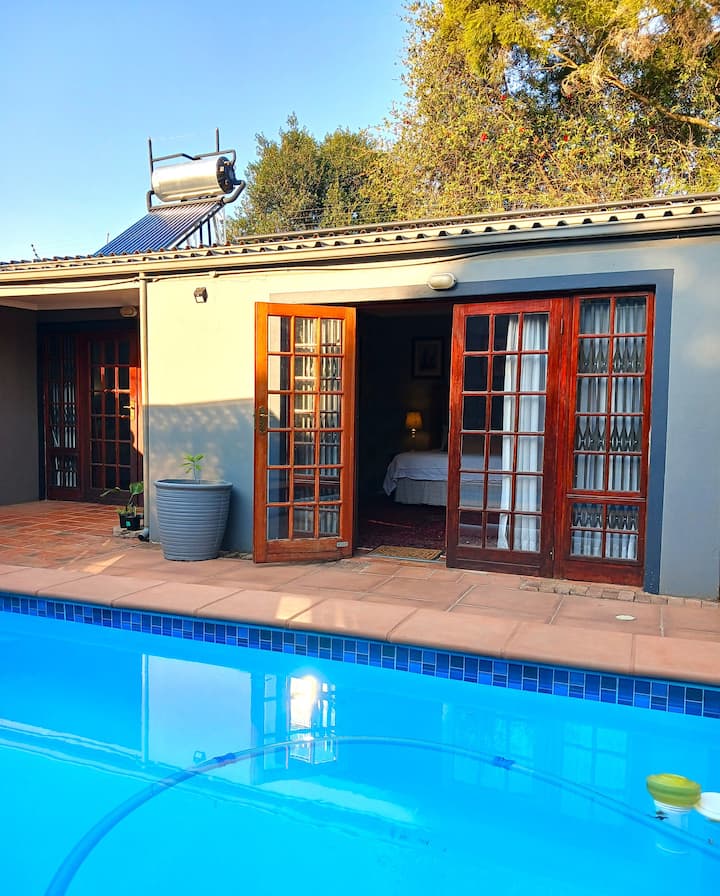 Spacious Room, Private Entrance - Randburg