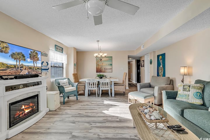 Stunning Oceanfront Condo - Garden City, SC