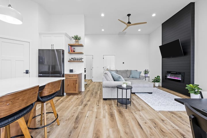 Lavender Suite - Willow Lake, Swisher