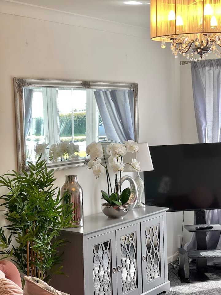 White Lodge - York -Stylish Cosy Home Free Parking - York