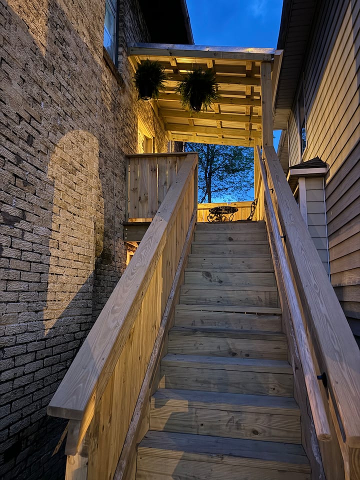 Attic Loft In Prohibition Home - Marion, OH