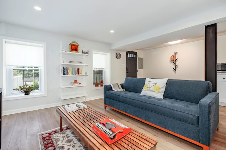 Capitol Hill Apartment - Washington, D.C., DC