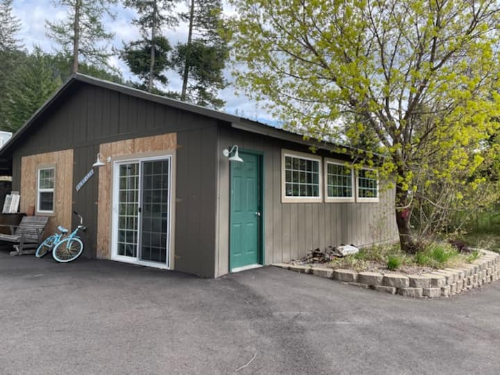 Finley Point Lake Property - ポルソン, MT