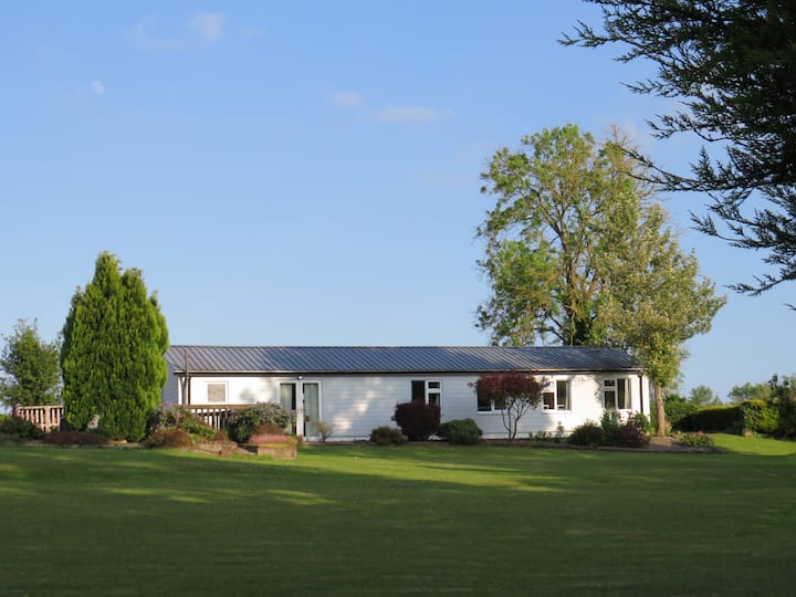 Meerkat Lodge - Enniskillen