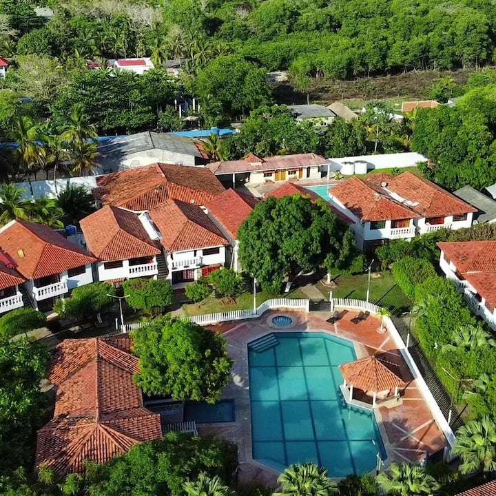 Cabaña En Coveñas Con Piscina, Playa Cercana - Coveñas
