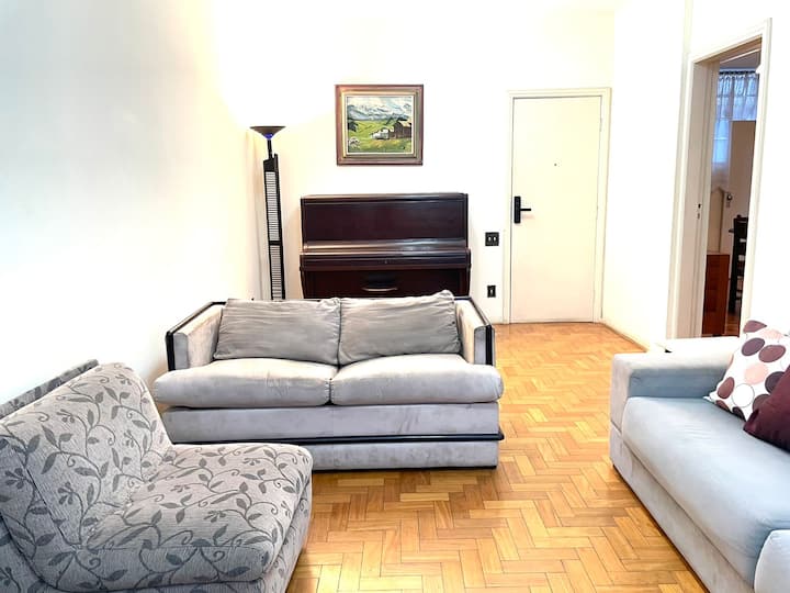 Aconchegante E Amplo Apartamento No Centro De Bh - Belo Horizonte