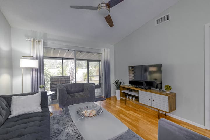 Sand Dollar 755
Mid Century Modern Villa Srq - Sarasota, FL