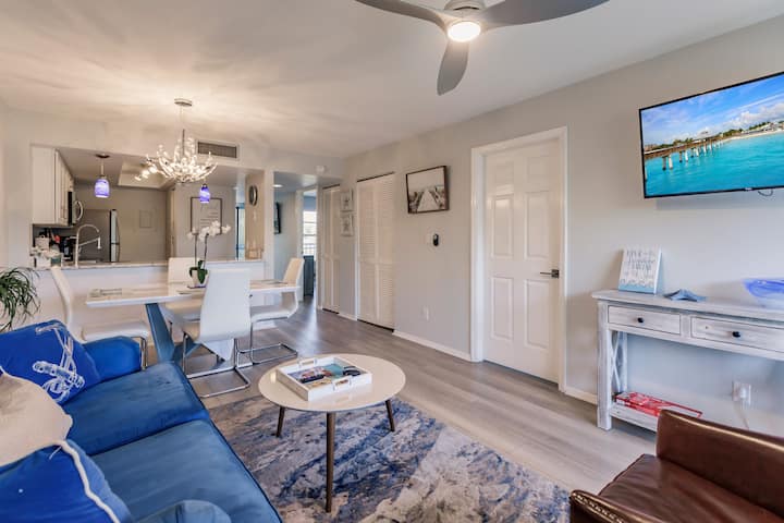 Park Shore Resort- Bldg I #351*remodeled* - Naples, FL