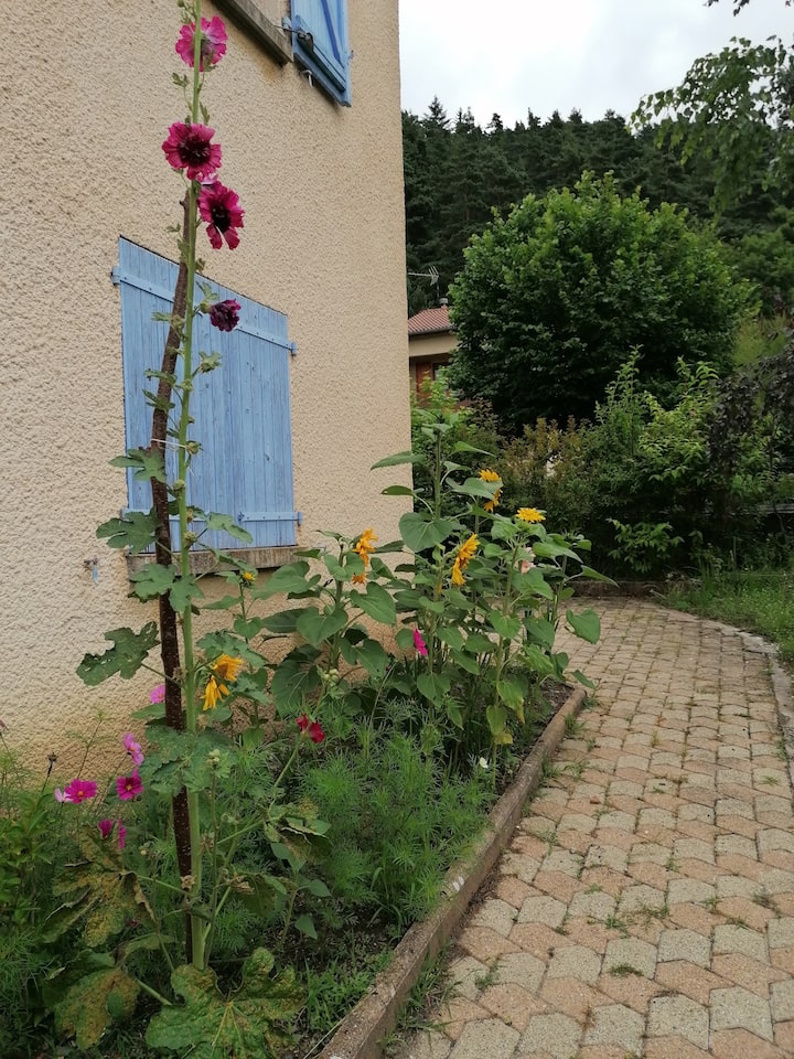 Chambre Agréable Sur Jardin - Haute-Loire