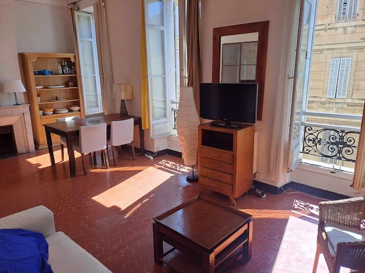 T2 Lumineux Idéalement Situé - Marseille