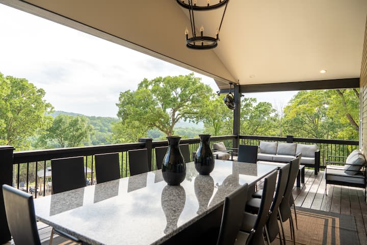 Units Bonnie & Clyde + Jesse James - Hermann, MO