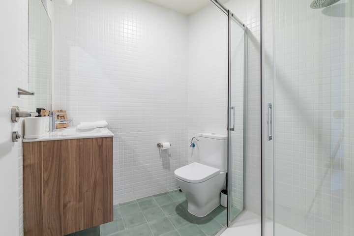 Spacious Two Bedroom Apartment Plaza Castilla - Chamartín