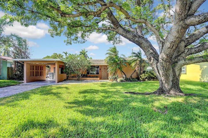 Relaxing Home, Walk To Beach - Pompano Beach, FL
