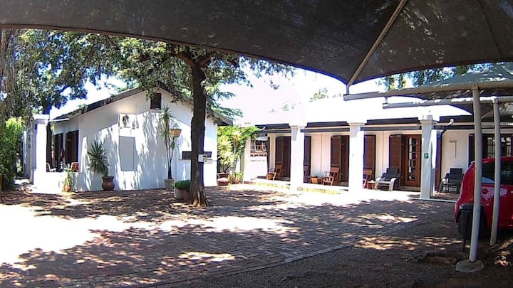 Kurukuru Guesthouse - Kuruman