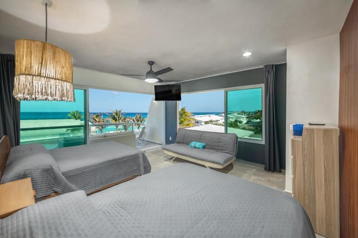 Beach Front Apartment - Cancún