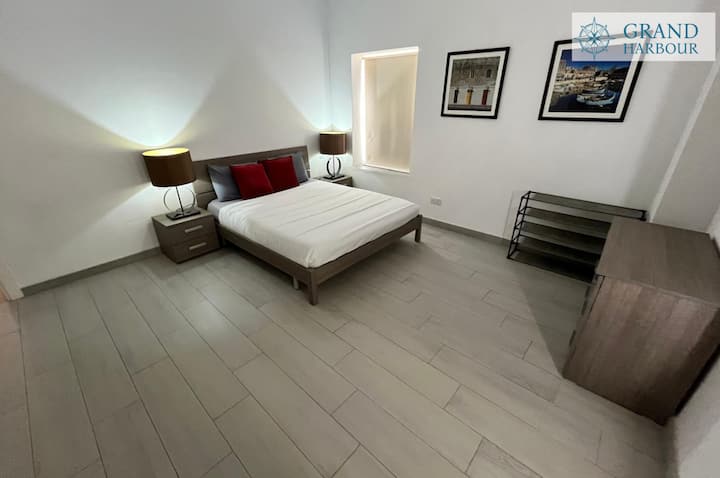 Sliema Stylish Apartment - Valletta