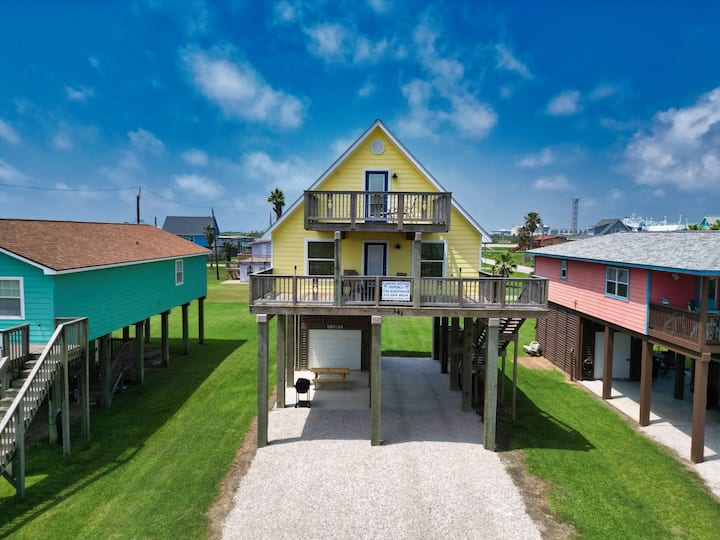 Surf's Up At The Kingfisher - Surfside Beach, TX
