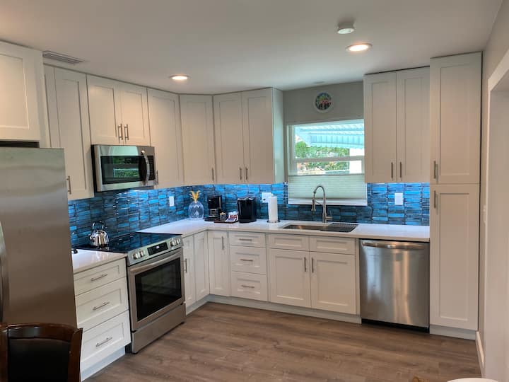 Cozy Corner Home/3br/near Downtown - Stuart, FL