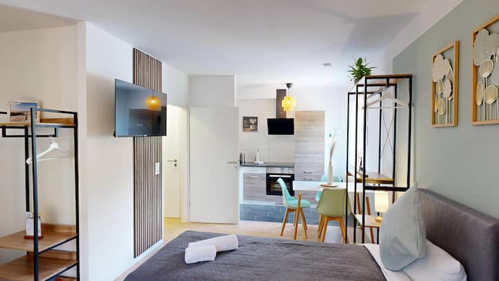 Immostay- Free Parking & Wifi, Near Mercedes Benz - Achim