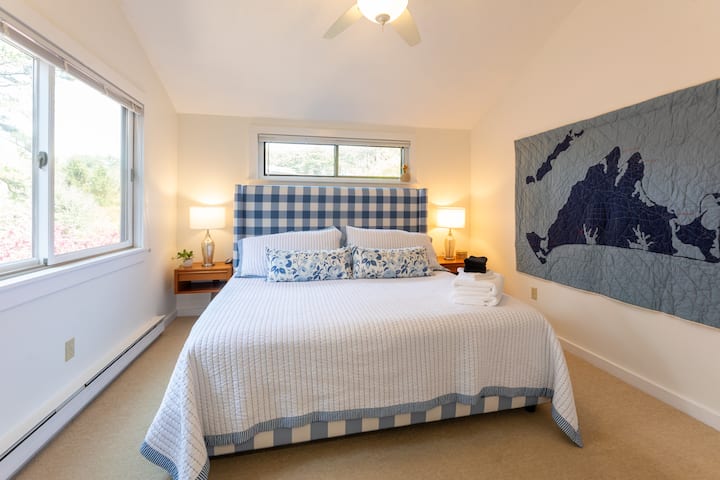 Bright Townhome With Private Ponds, Pickleball - マーサズ・ビンヤード島, MA