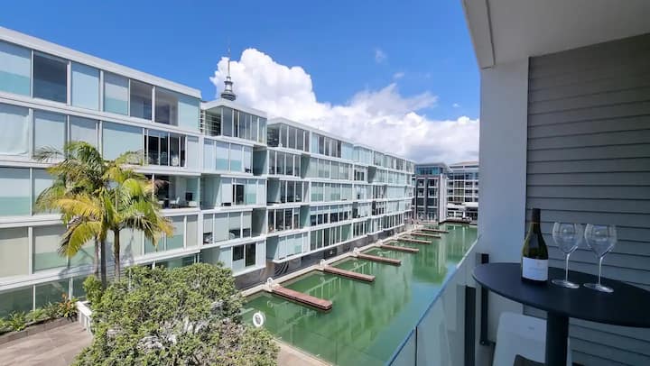 City Escape Apartment With Secure Carpark - Auckland