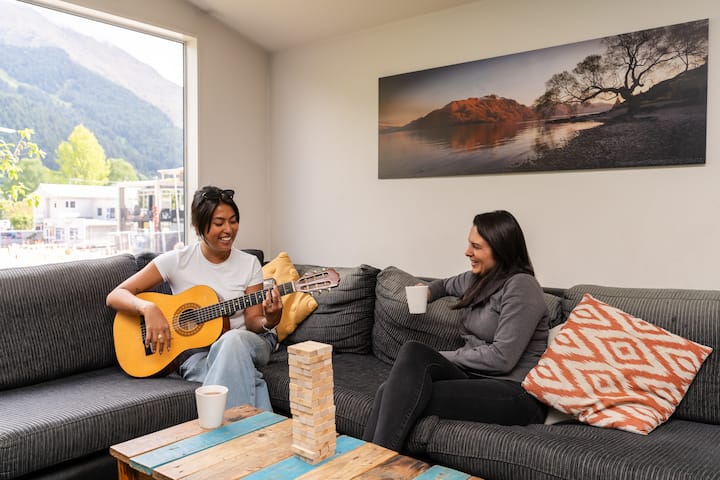 Haka House - Entire 4 Bed Dorm - Queenstown