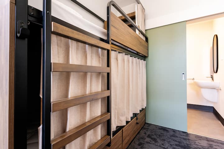 Haka House-entire 8 Bed Dorm Ens - 크라이스트처치