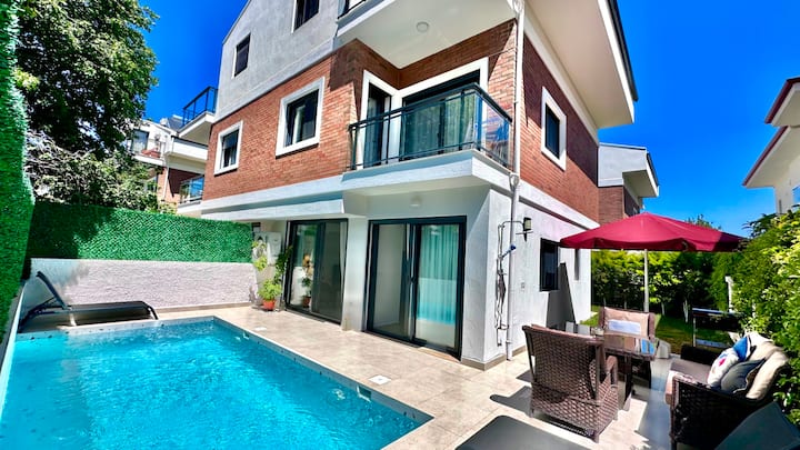 Denize Yürüme Mesafesinde Villa - Fethiye