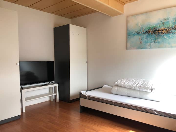 6 Einzelbetten In Geräumiger Wohnung - Schkeuditz